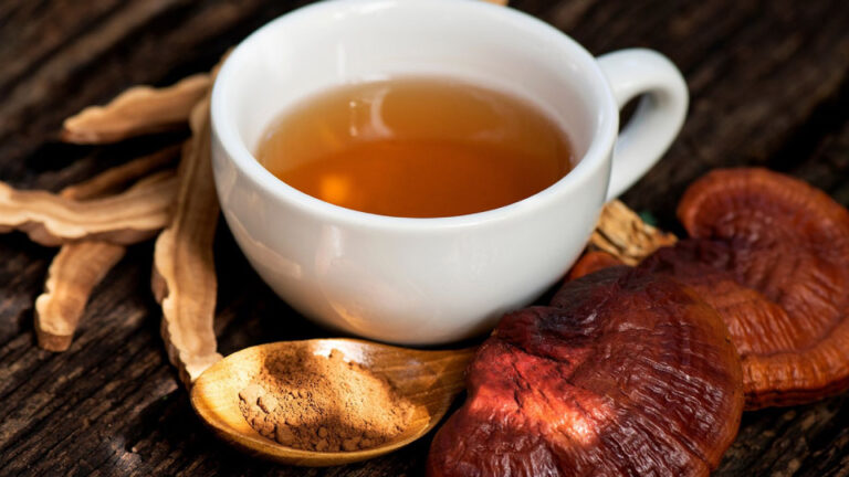 Reishi Mushroom Tea: 4 Key Benefits & How to Make it