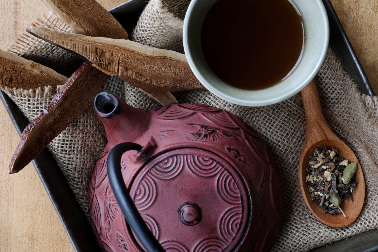 Reishi Mushroom Tea: 4 Key Benefits & How to Make it